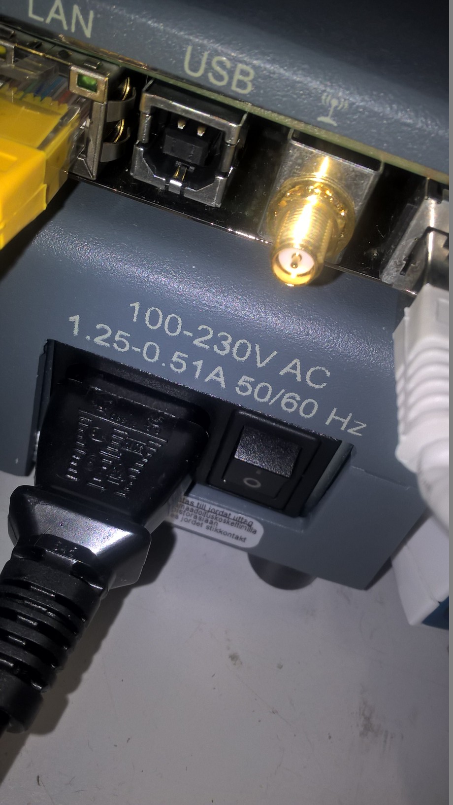 MP Compact MKIII: What WLAN antenna connector type is used?